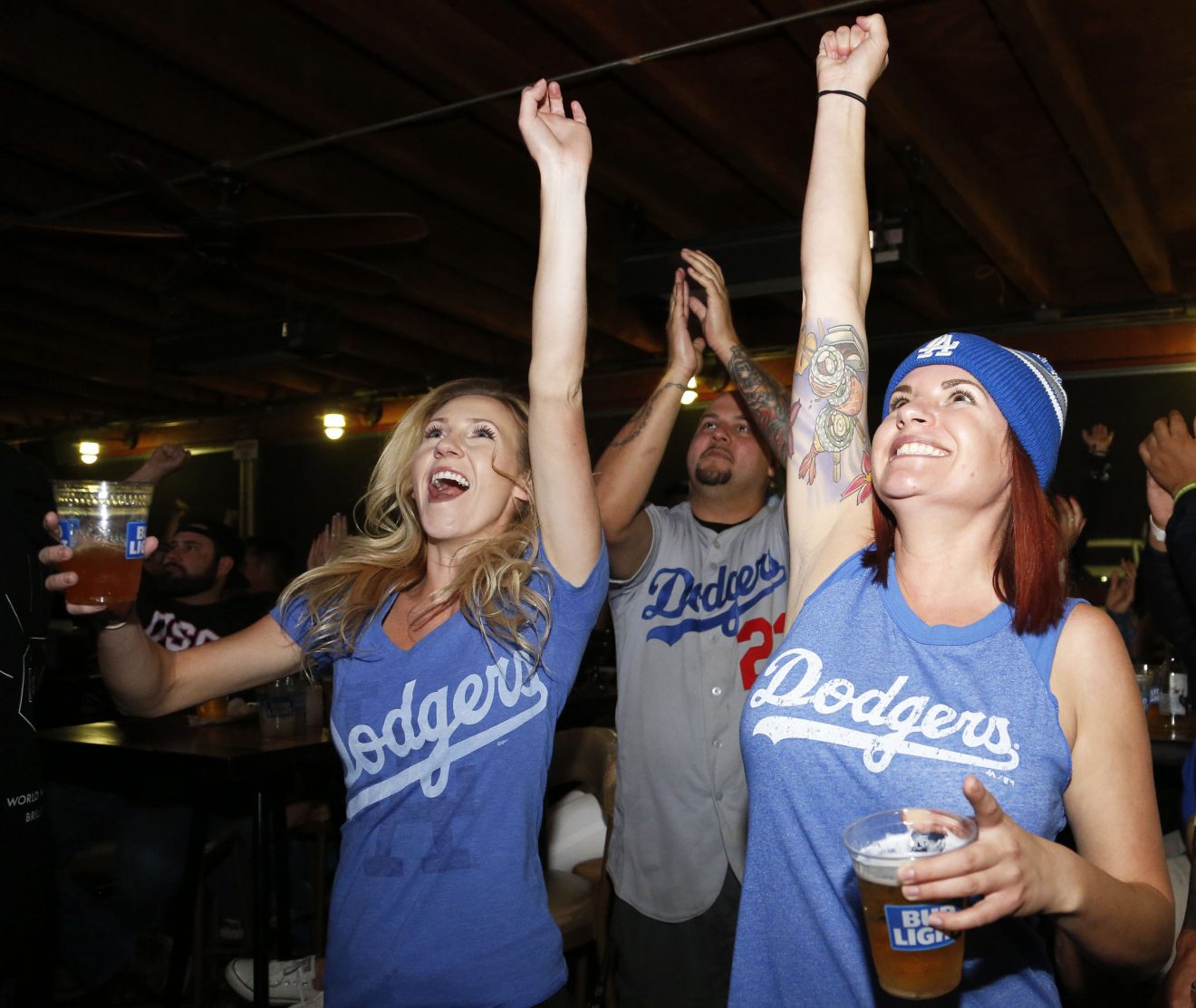 Metrolink invites Dodgers fans to catch the train