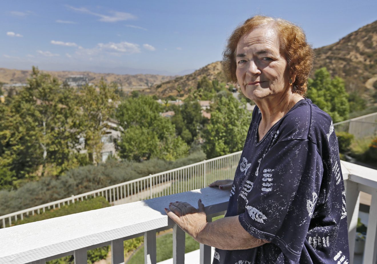 'Mama Betty' shares mobile ministry with those visiting Pitchess ...