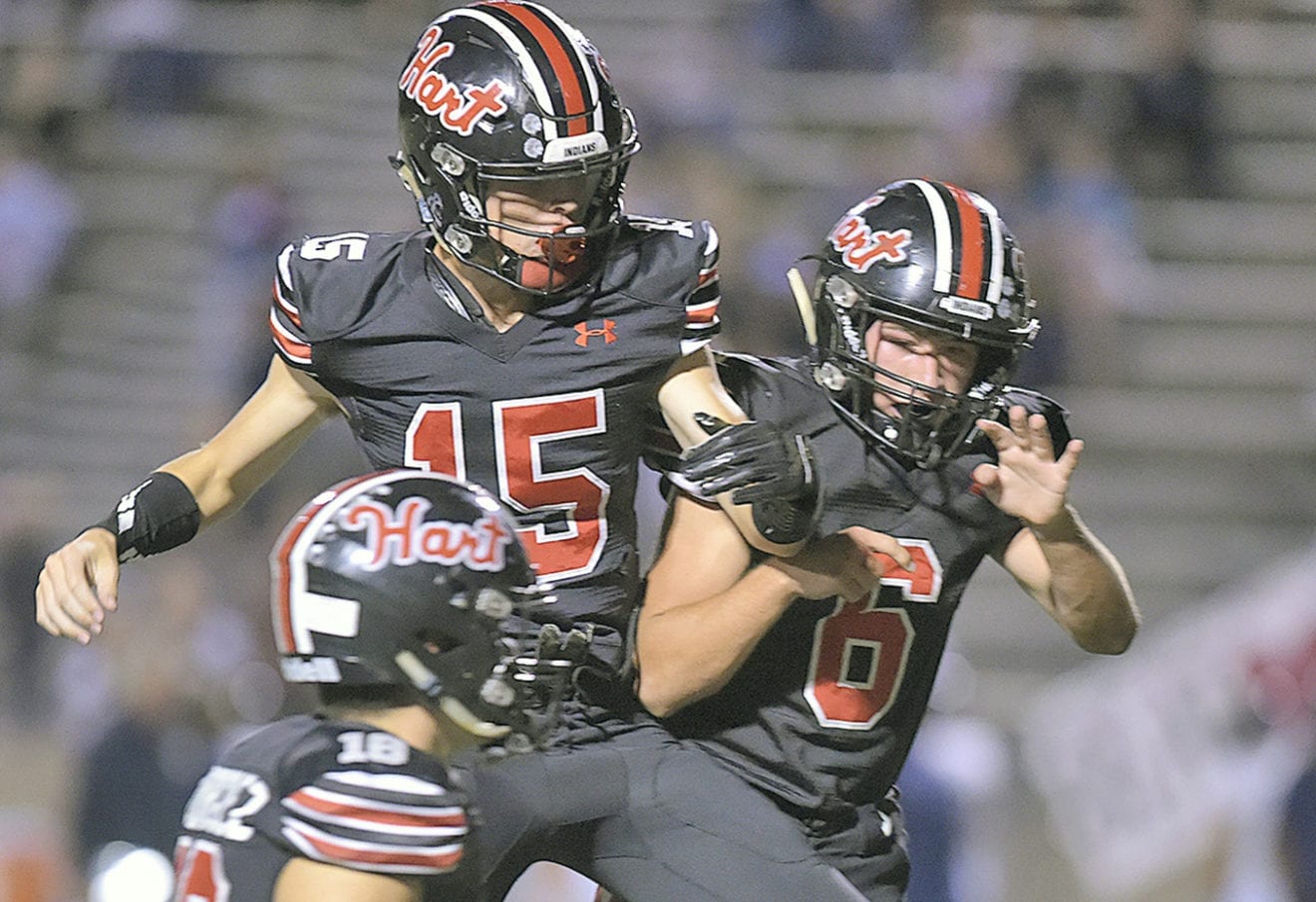 Hart football puts an end to West Ranch's historic streak