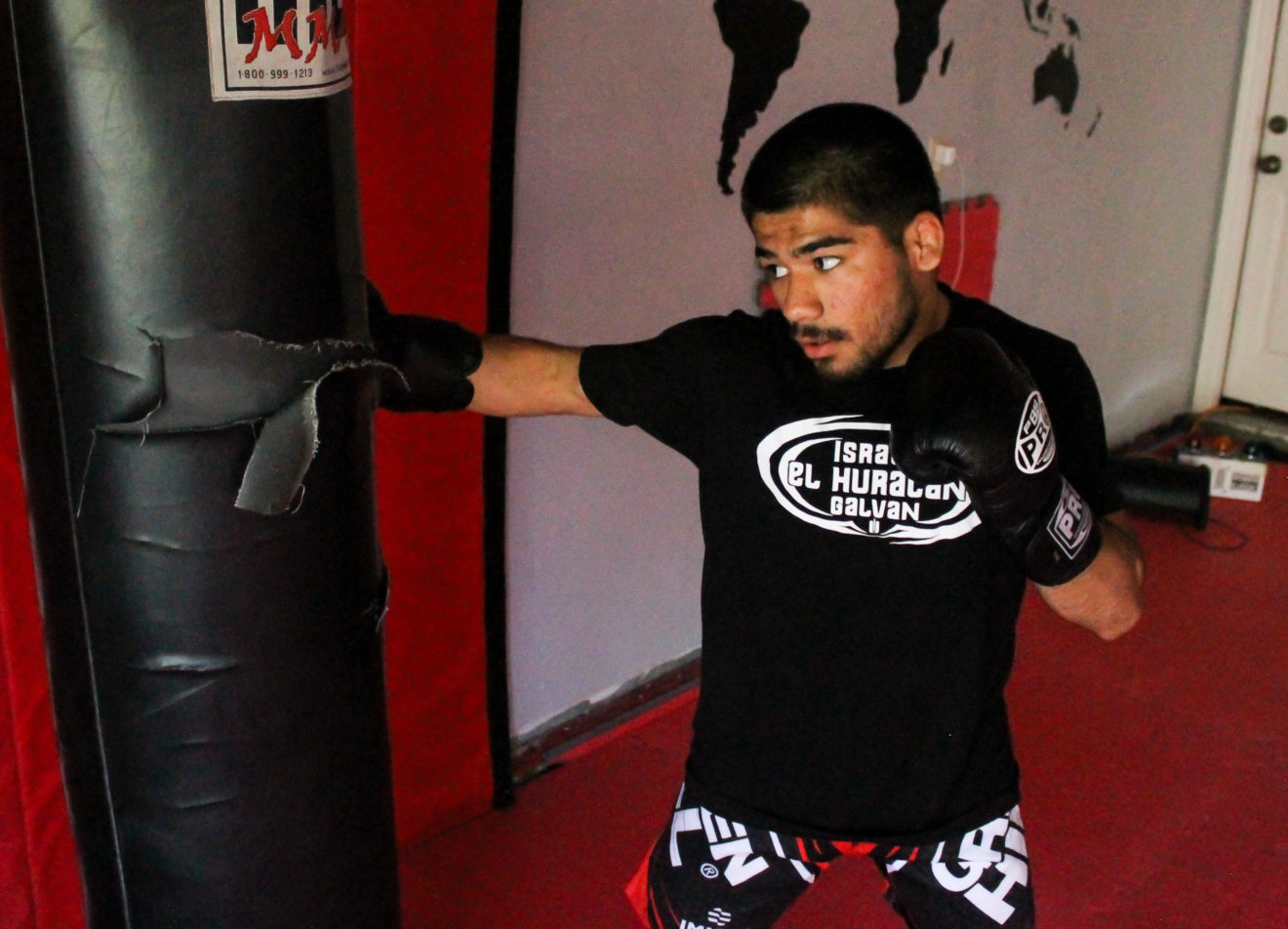 Former Valencia wrestler Israel Galvan flourishing in MMA