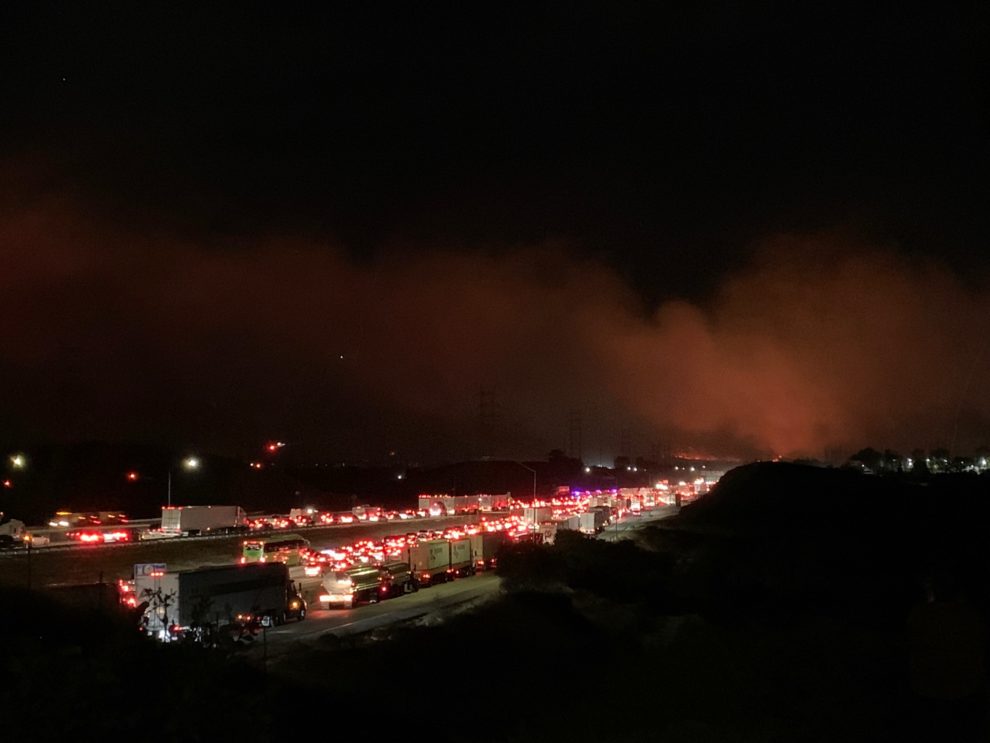 Saddleridge Fire burns more than 4,700 acres, hops I-5 south of SCV; 1 ...