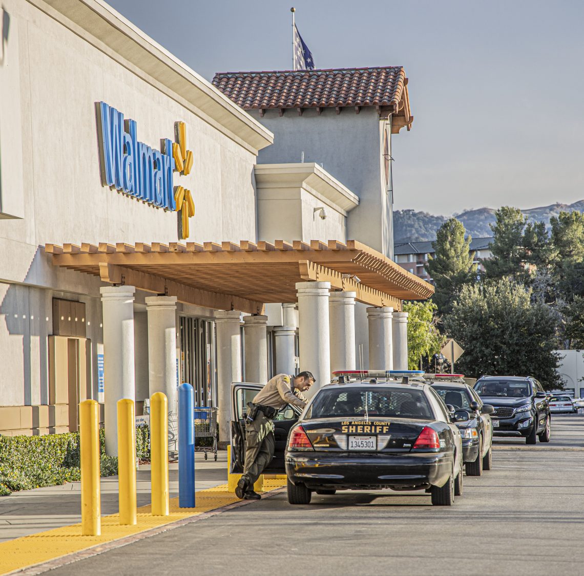 Deputies investigate report of Walmart robbery