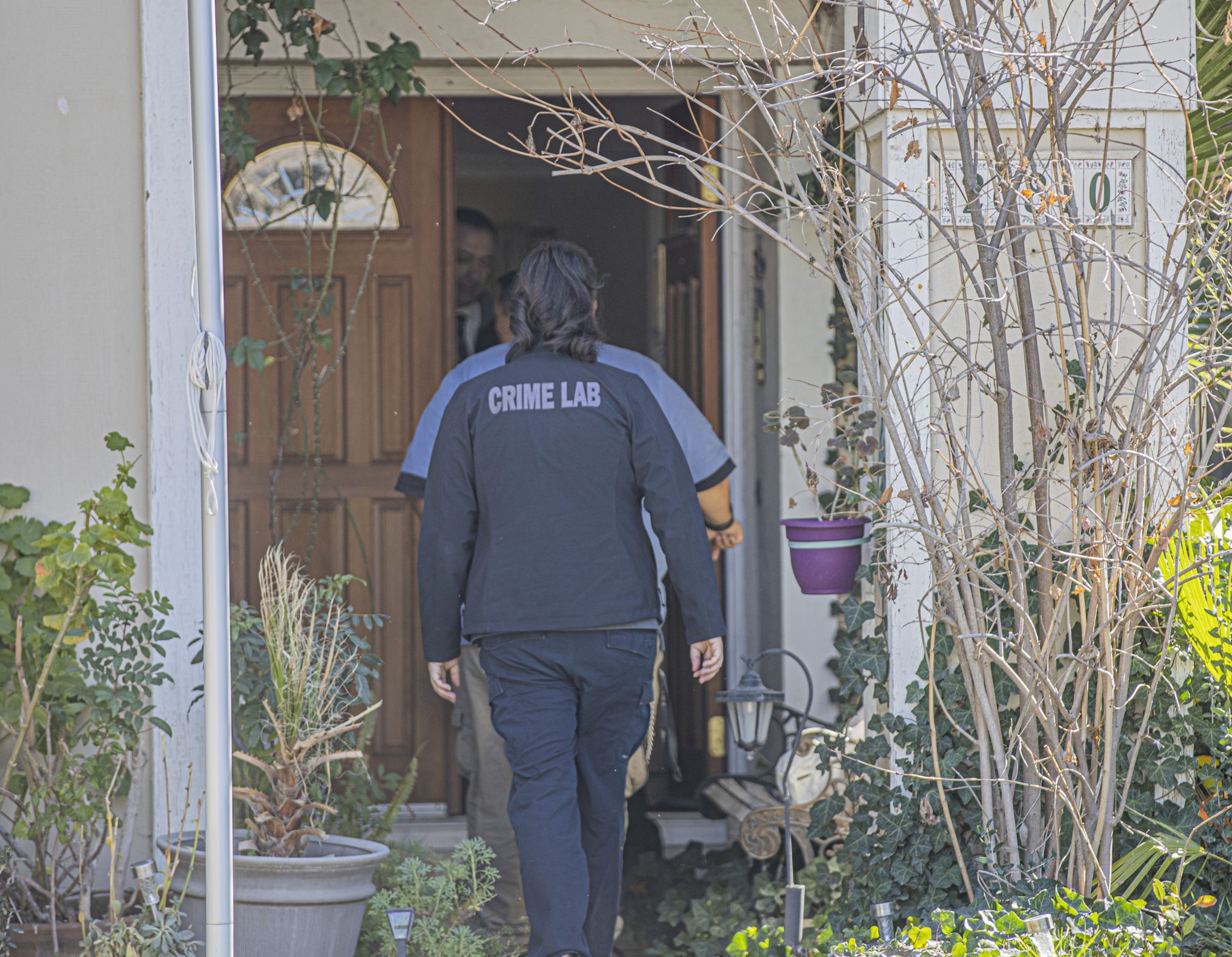 Homicide detectives search home of missing Saugus man