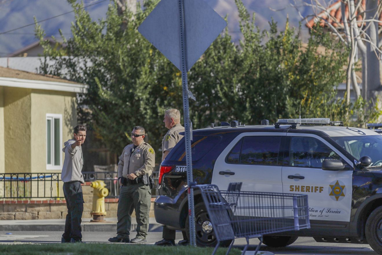 SCV deputies attempt to find multiple Newhall robbery suspects