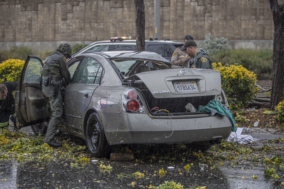 Stolen vehicle suspect flees after crashing car in Canyon Country Stolen vehicle suspect flees after crashing car in Canyon Country