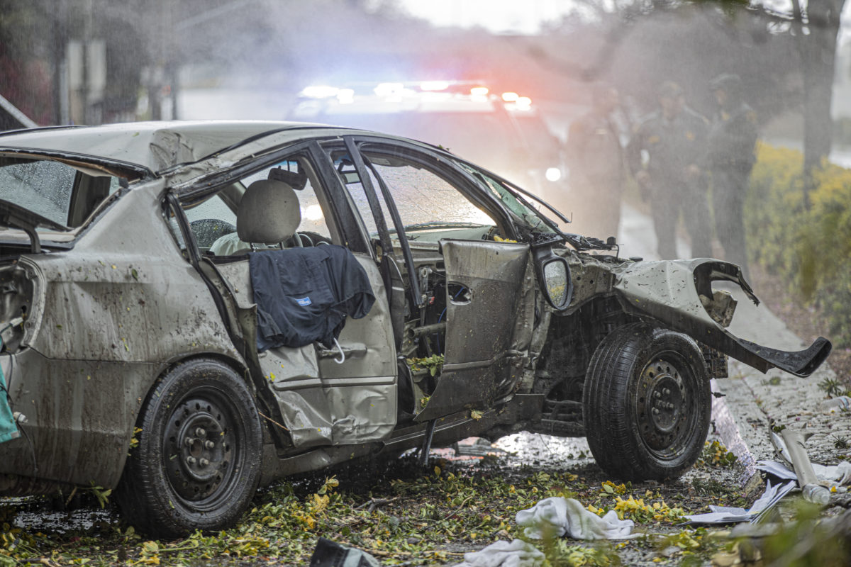 Stolen vehicle suspect flees after crashing car in Canyon Country Stolen vehicle suspect flees after crashing car in Canyon Country