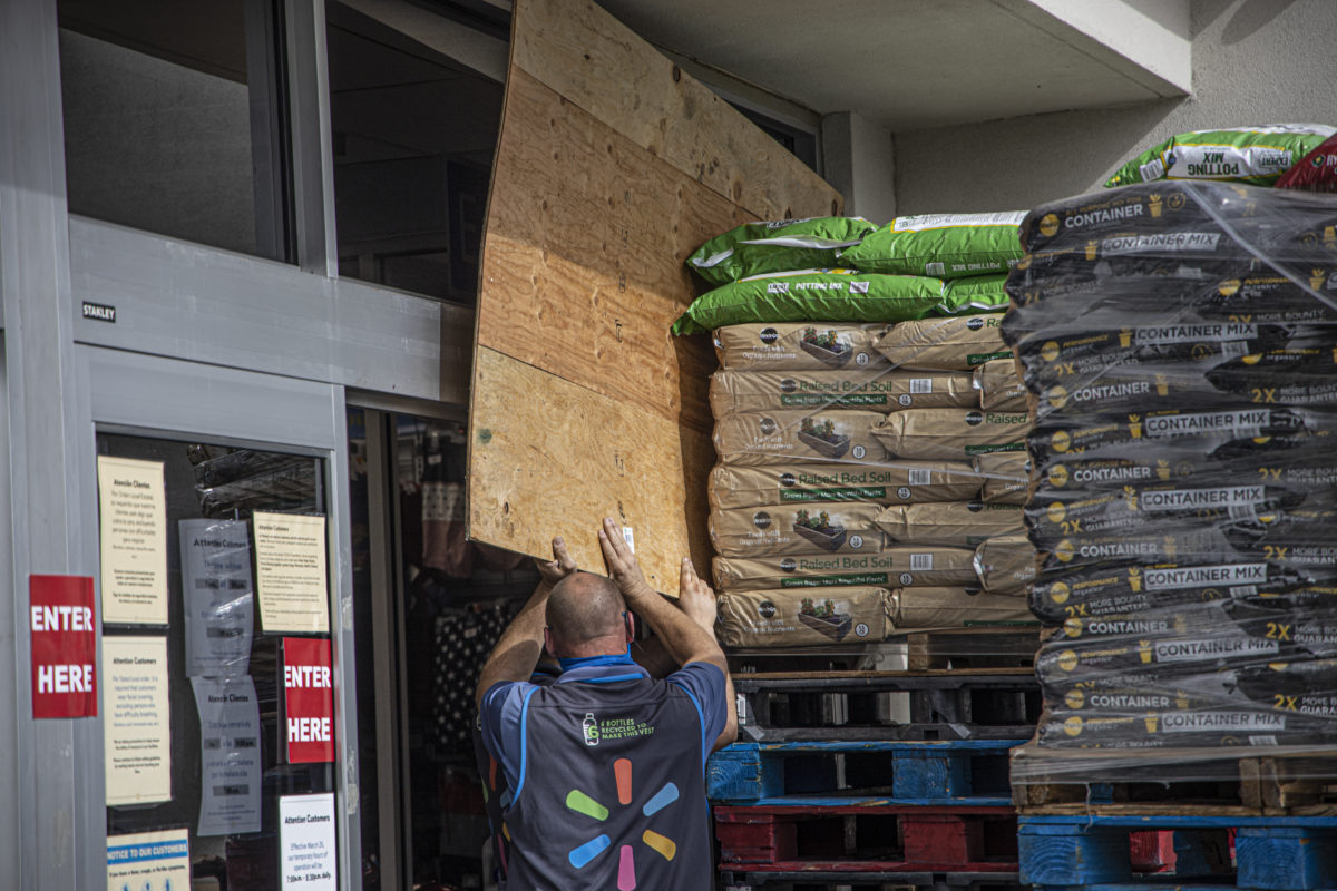 Walmart in Stevenson Ranch boards up windows