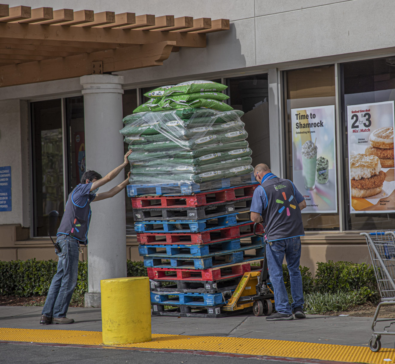 Walmart in Stevenson Ranch boards up windows