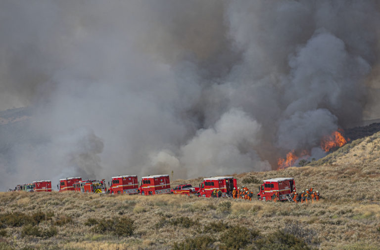 Soledad Fire in Agua Dulce burns 1,000 acres, prompts evacuations