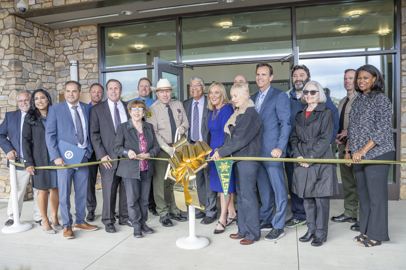 Ribbon cutting held at new SCV Sheriff’s Station