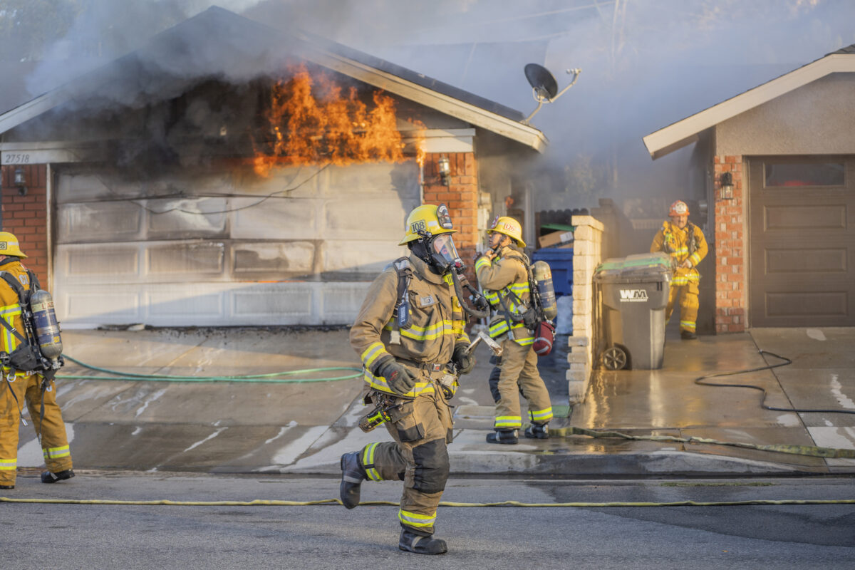 Firefighters extinguish Saugus house fire