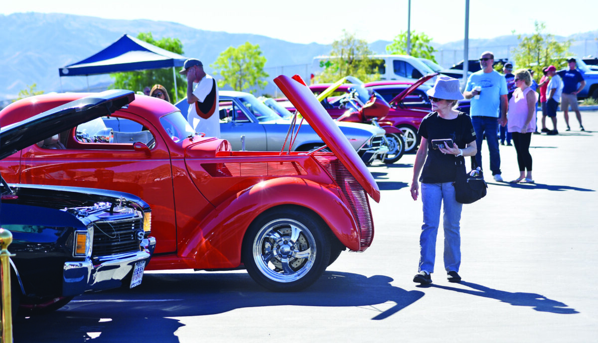 Castaic cheer team hosts inaugural car show fundraiser