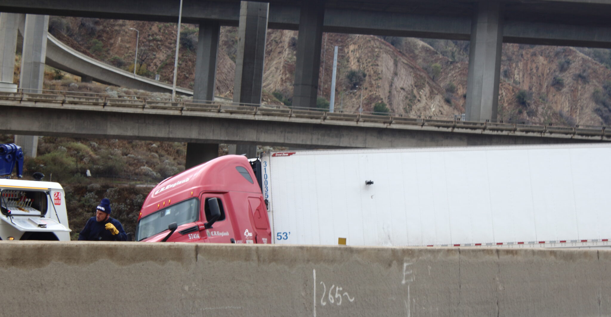 Jackknifed big rig shuts down truck route