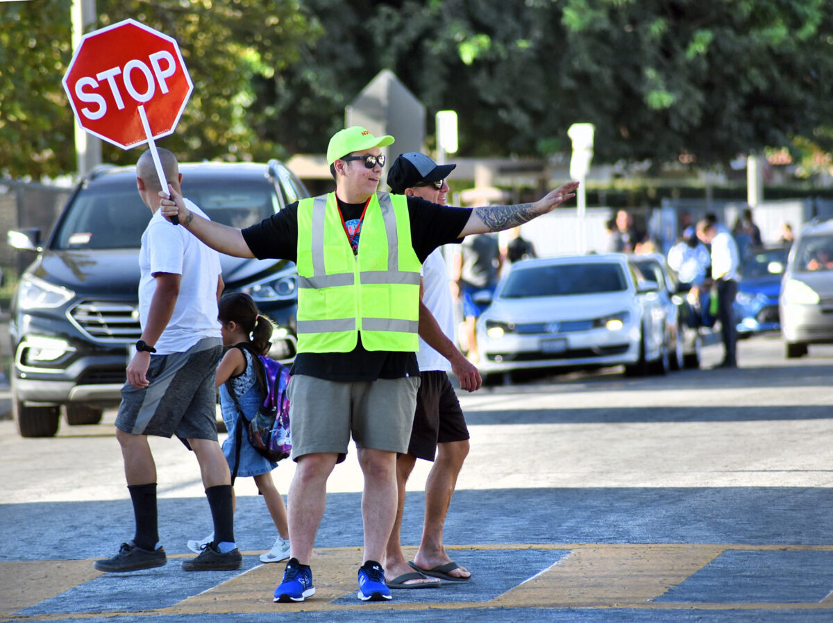 Crossing safely on the streets