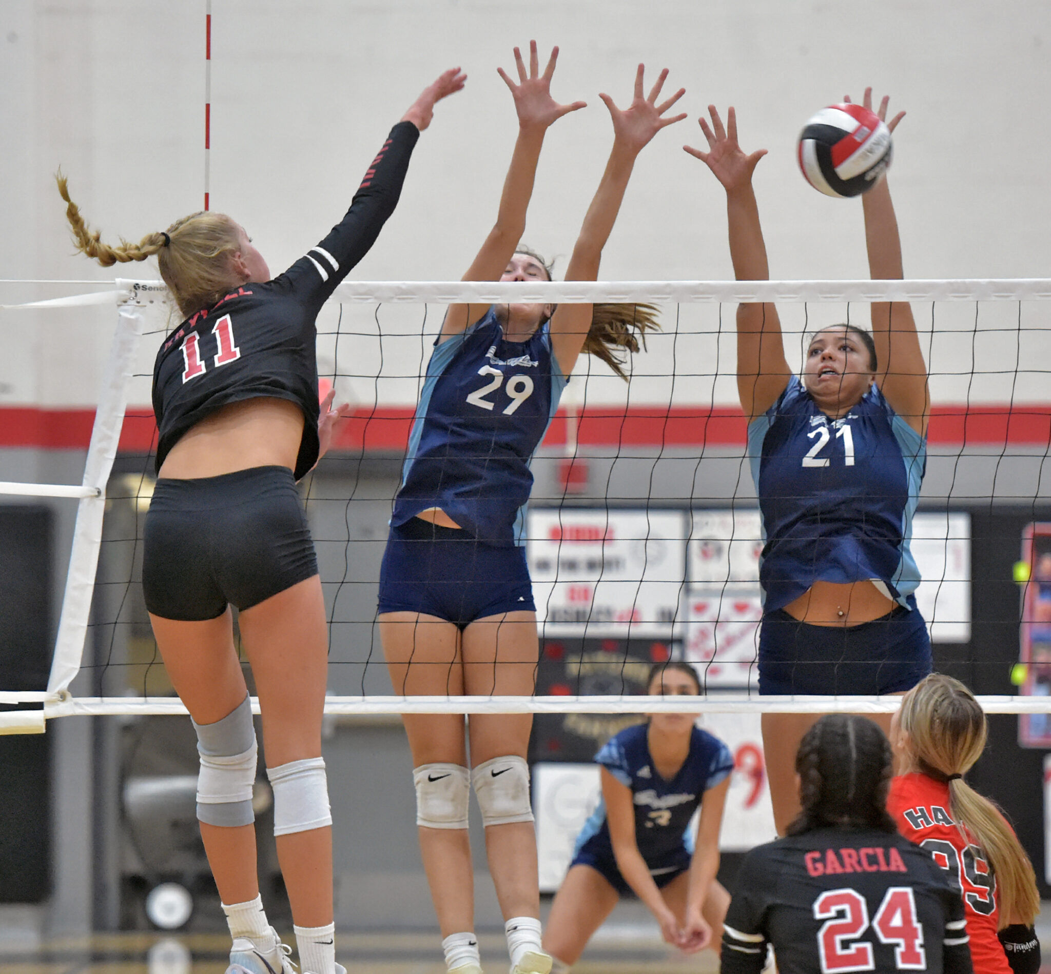 Hart’s Madi Maxwell becomes star player and star teammate