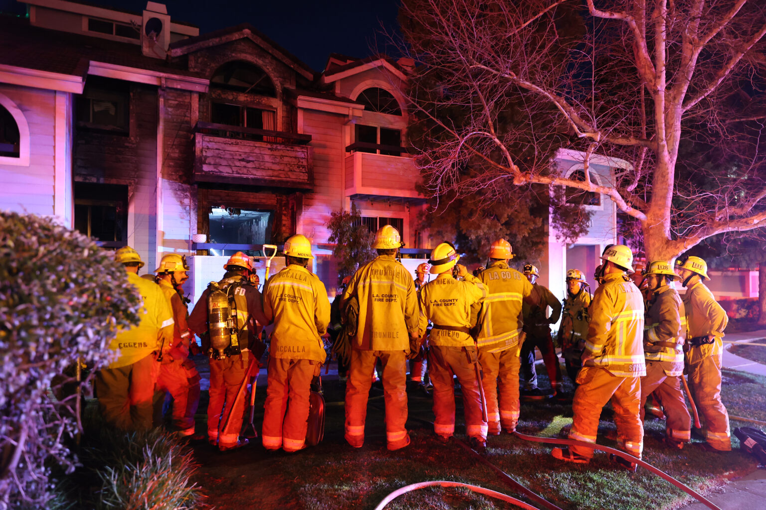 Two-story condo building in Canyon Country catches fire