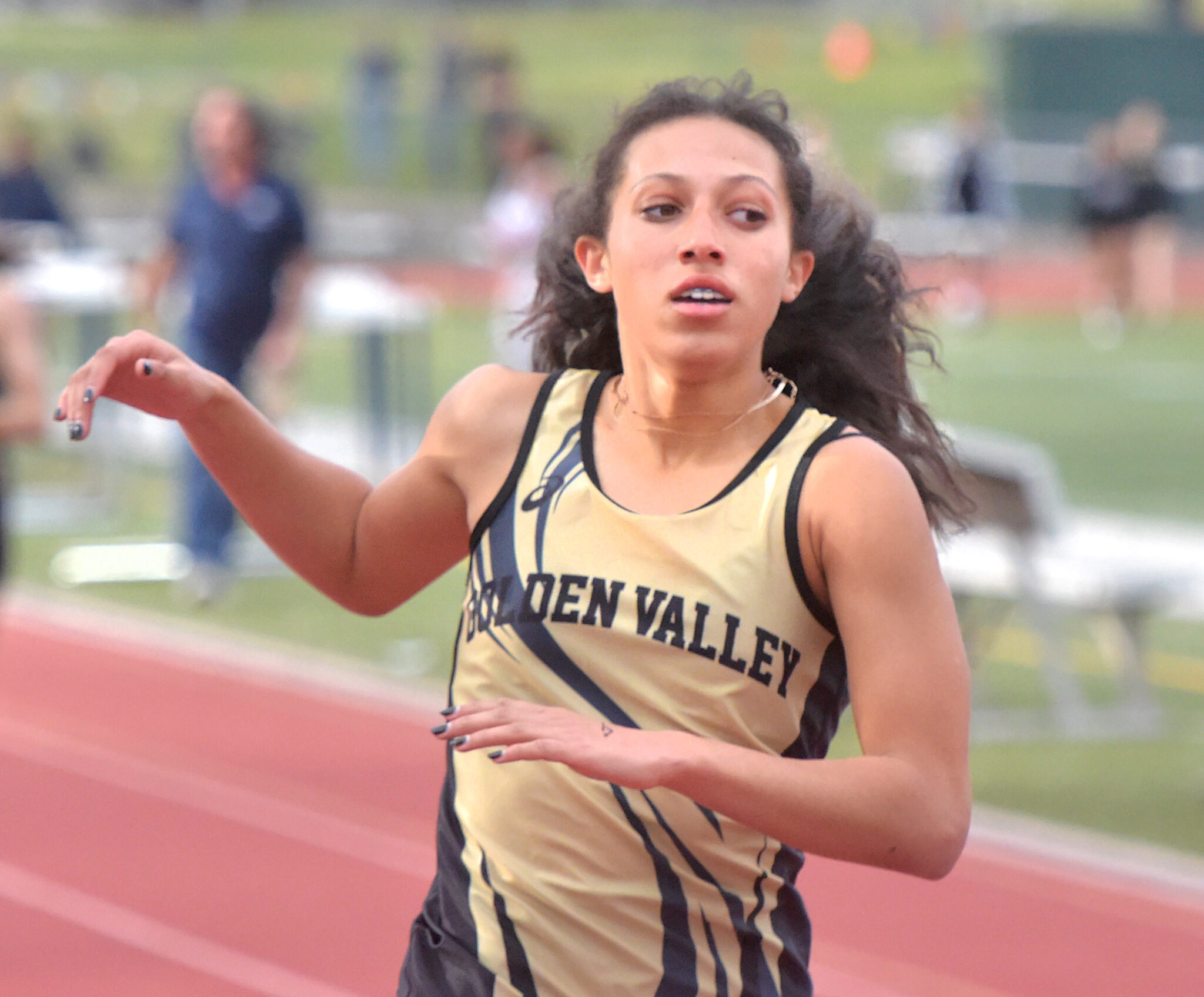 Saugus track wins dual meet with Golden Valley