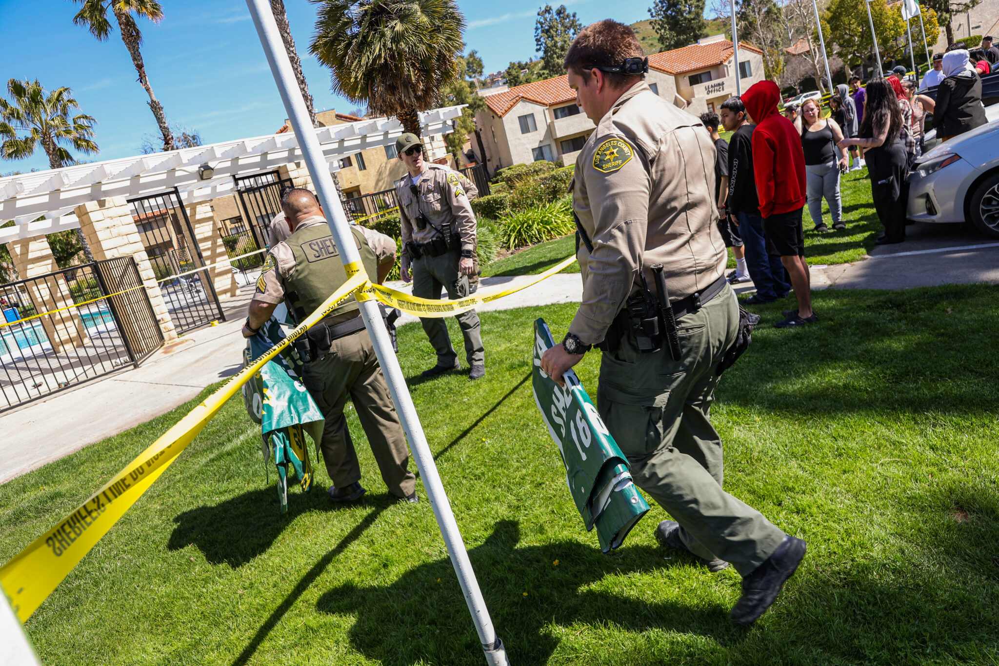 UPDATED: 2 killed in Newhall shooting; 2 suspects arrested