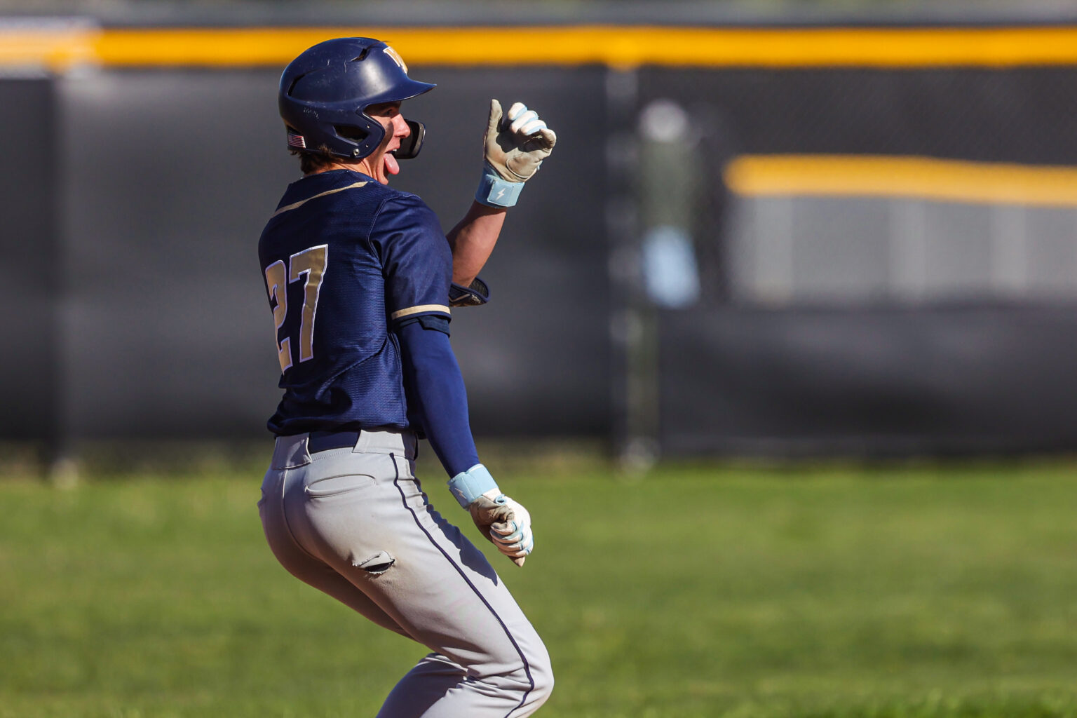 West Ranch baseball takes down Valencia