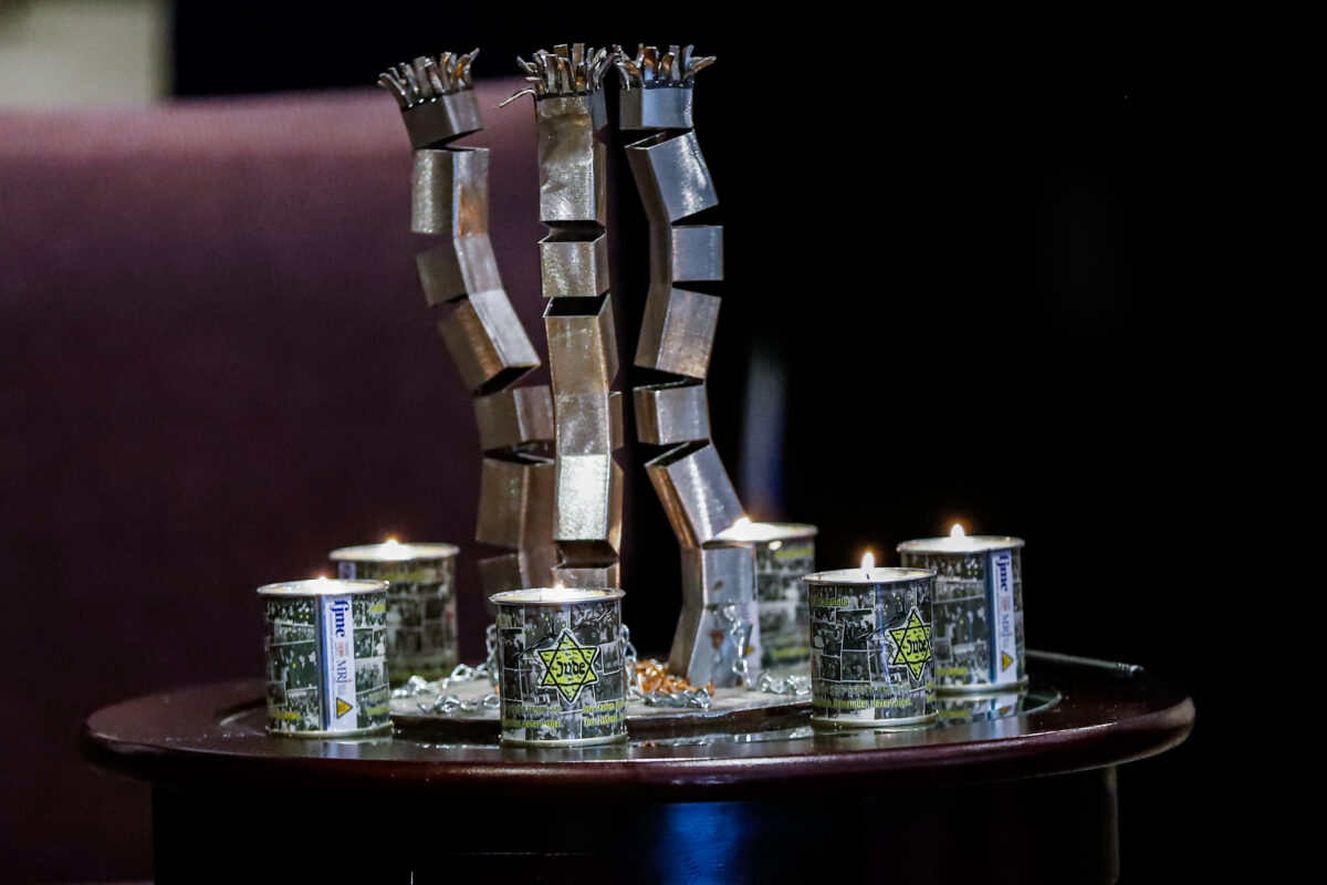 Auschwitz survivor David Lenga speaks at Congregation Beth Shalom