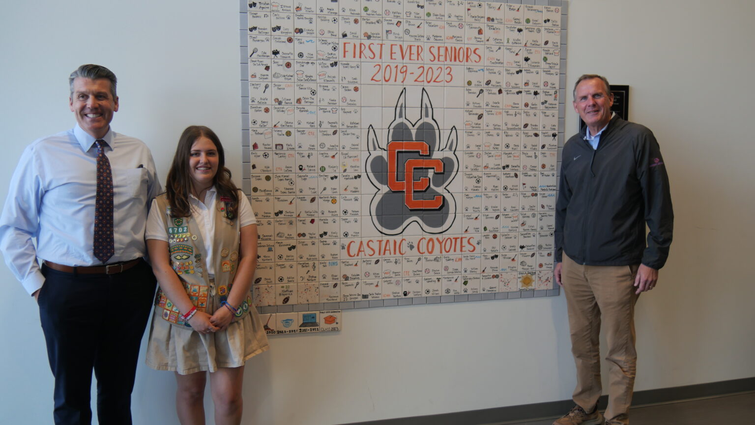 Samantha Zaidman creates tile wall for Castaic High’s first graduating ...