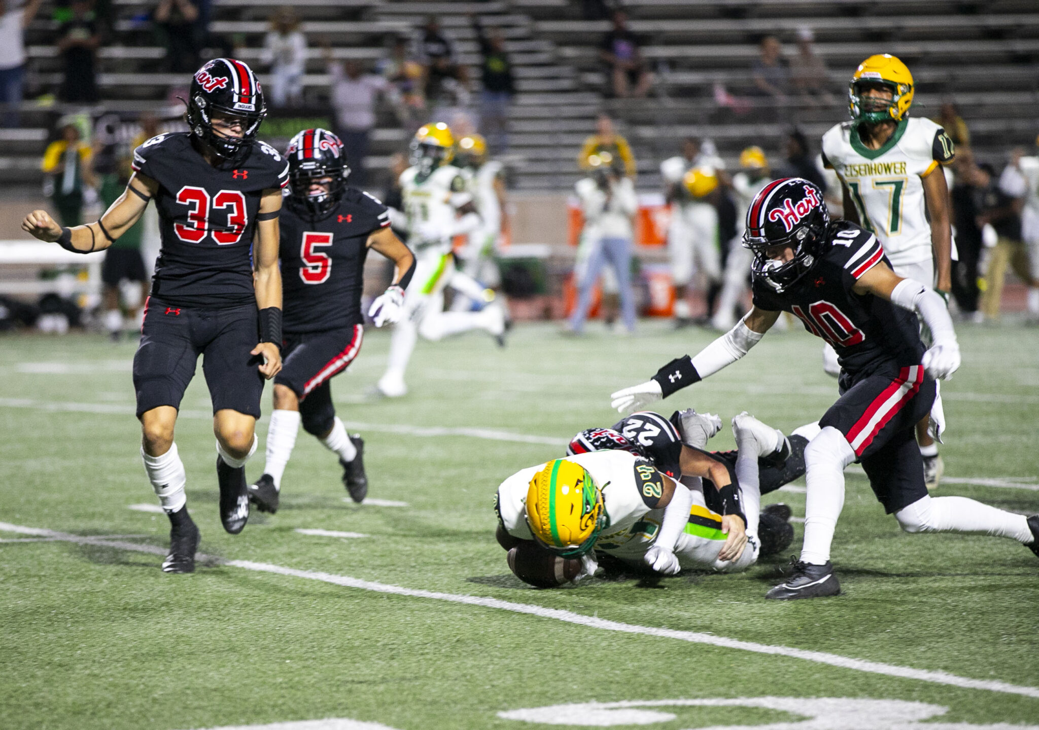 Eisenhower football hands Hart first loss of year