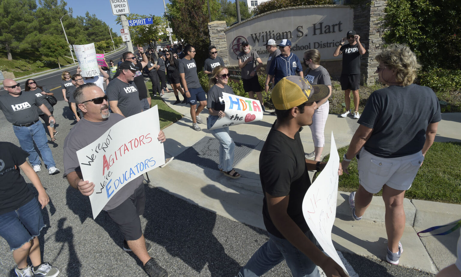 Hundreds of Hart District teachers protest at meeting