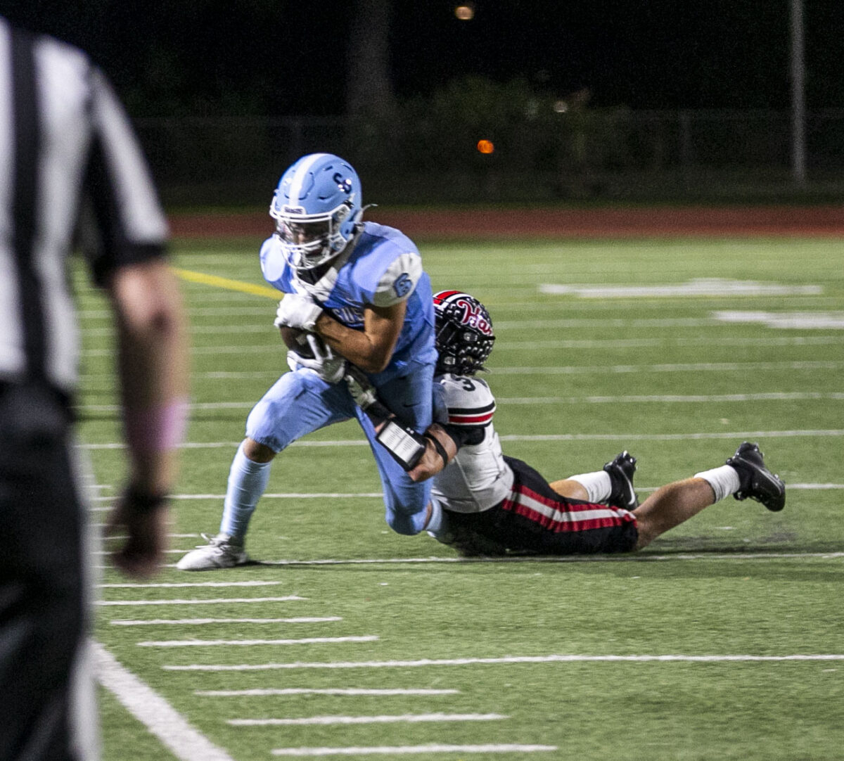 Hart football rebounds, shuts down Saugus