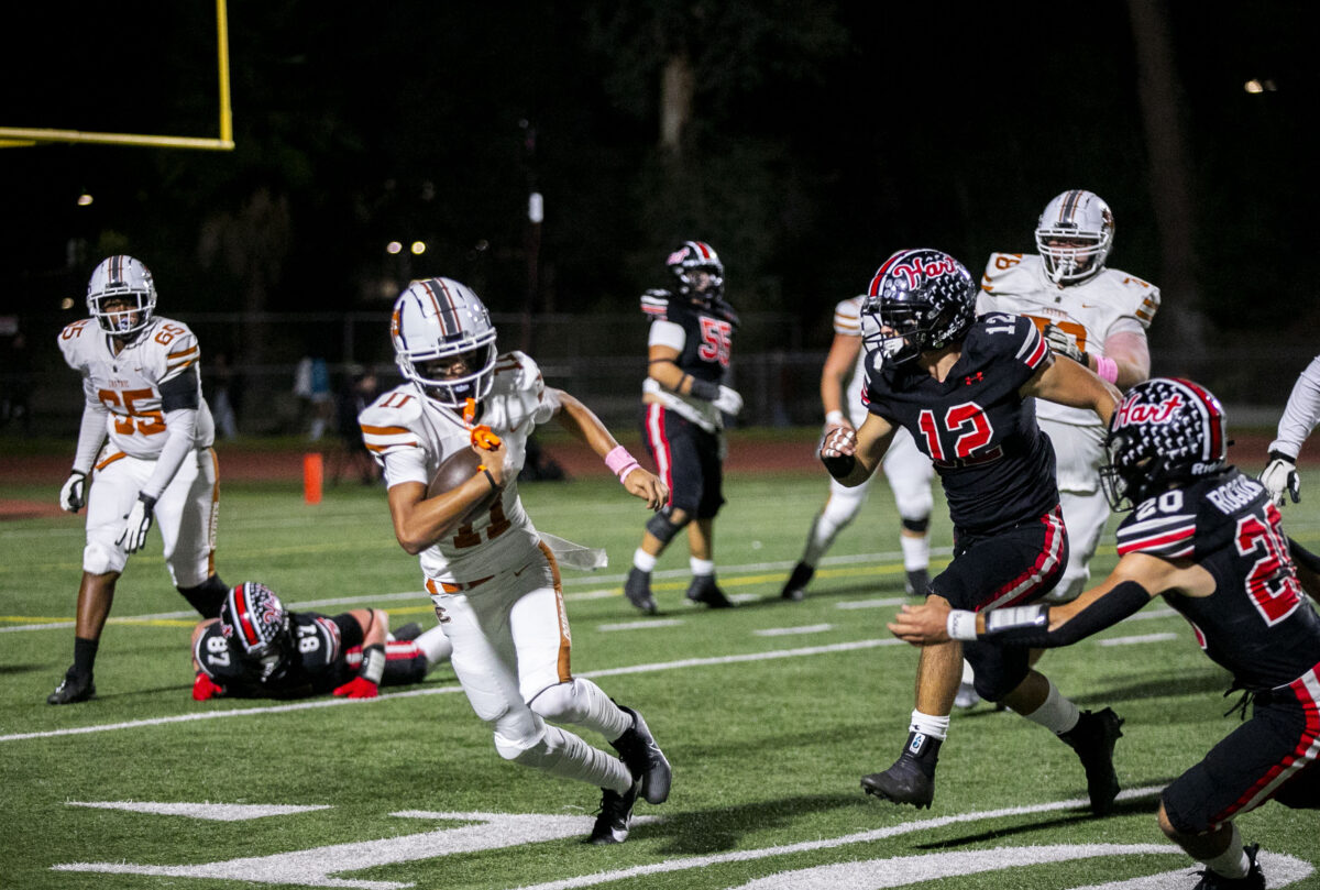 Hart football crushes Castaic