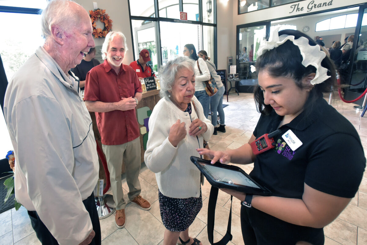 SCV Center, Castaic Lions Club host Thanksgiving for seniors