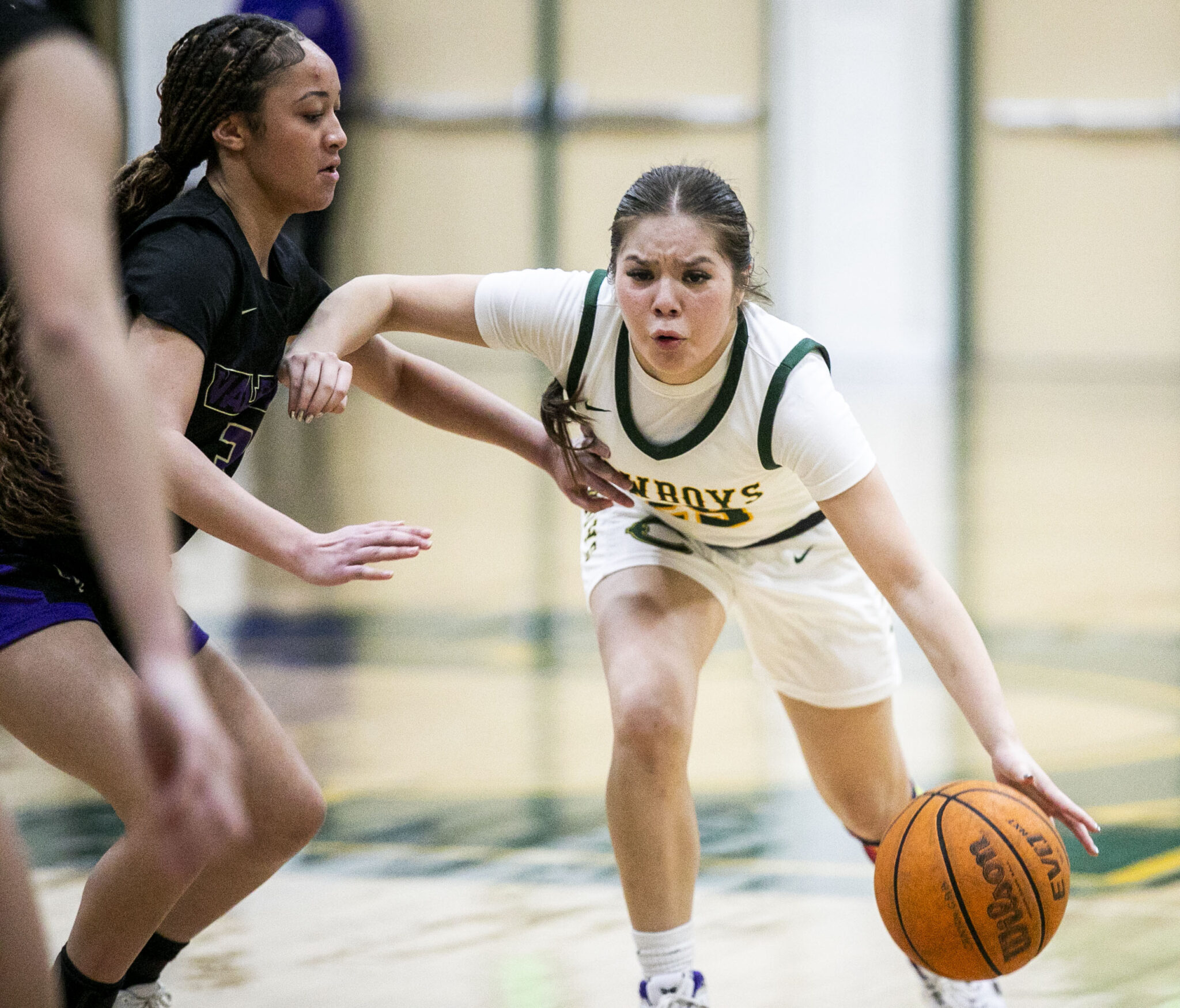 Canyon girls’ basketball beats Valencia