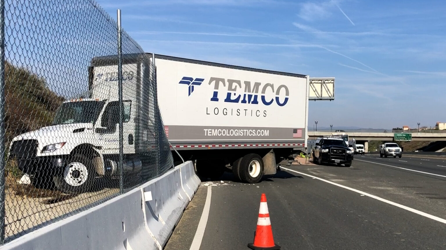 Box truck hits guardrail, CHP shuts down Highway 14 on-ramp