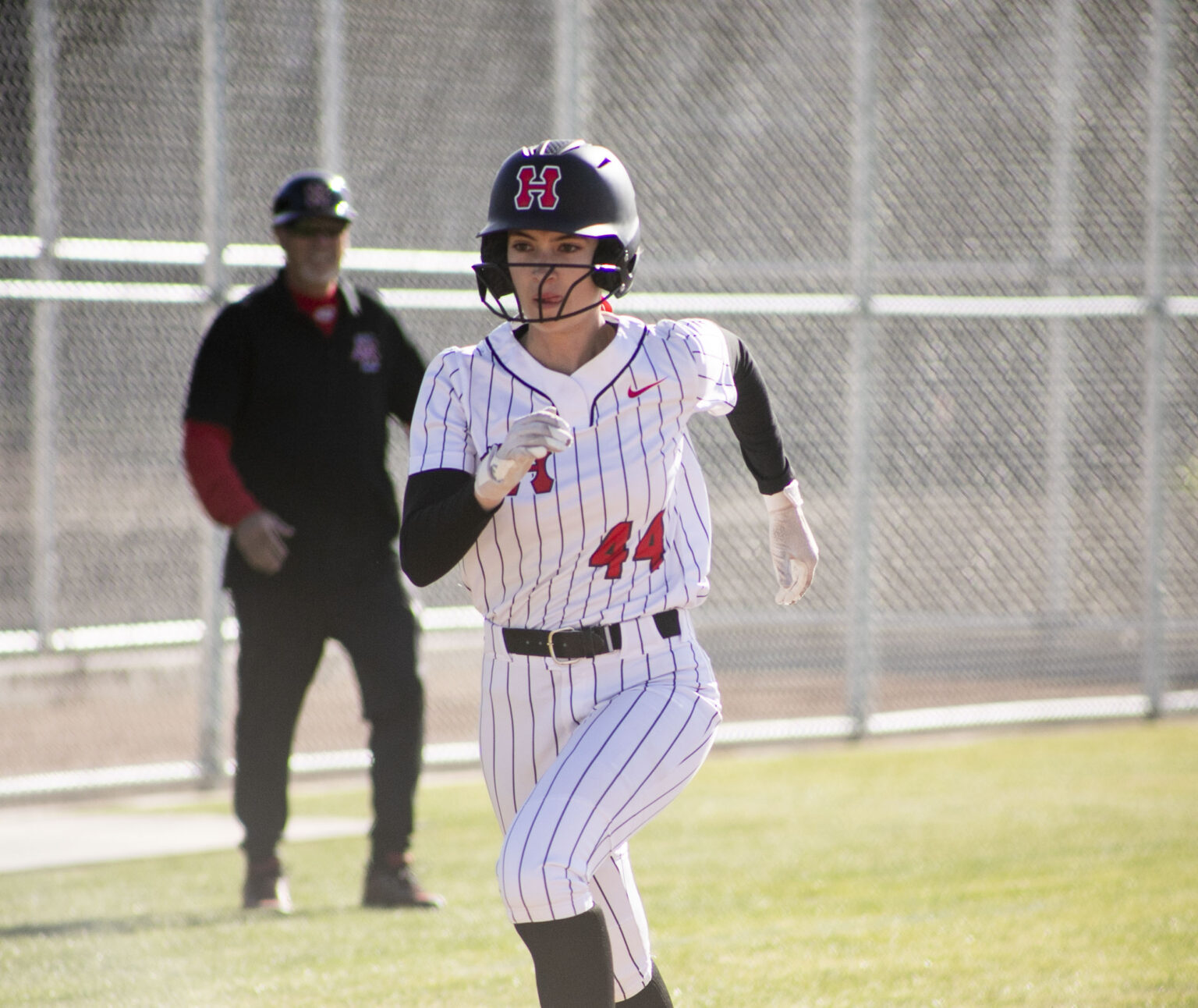 Saugus softball wins windy battle at Hart