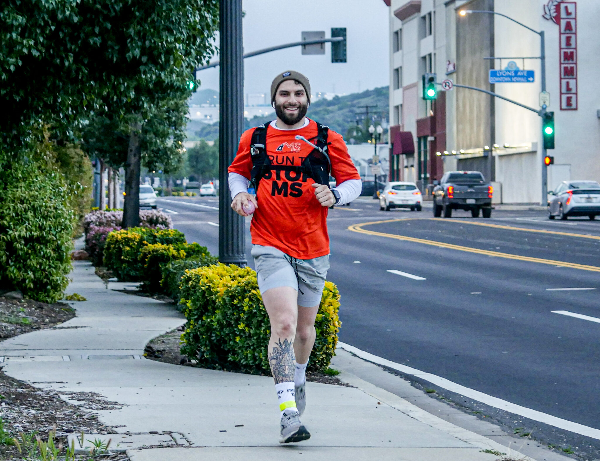 Cross-country cause: New Jersey man treks through Santa Clarita as part ...