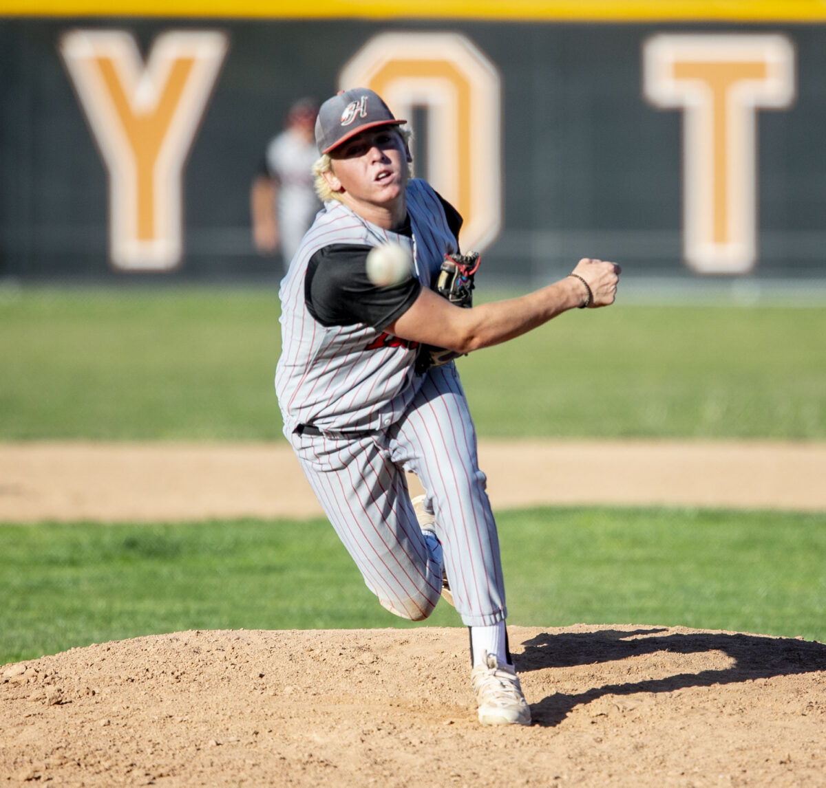 Hart baseball wins thriller over Castaic
