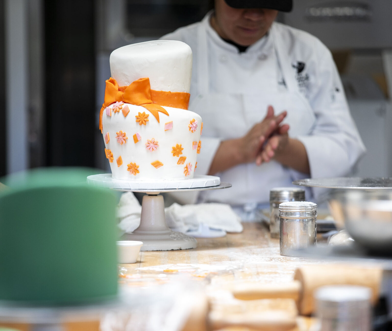 Celebrity cake chefs teach COC’s first-ever advanced cake class