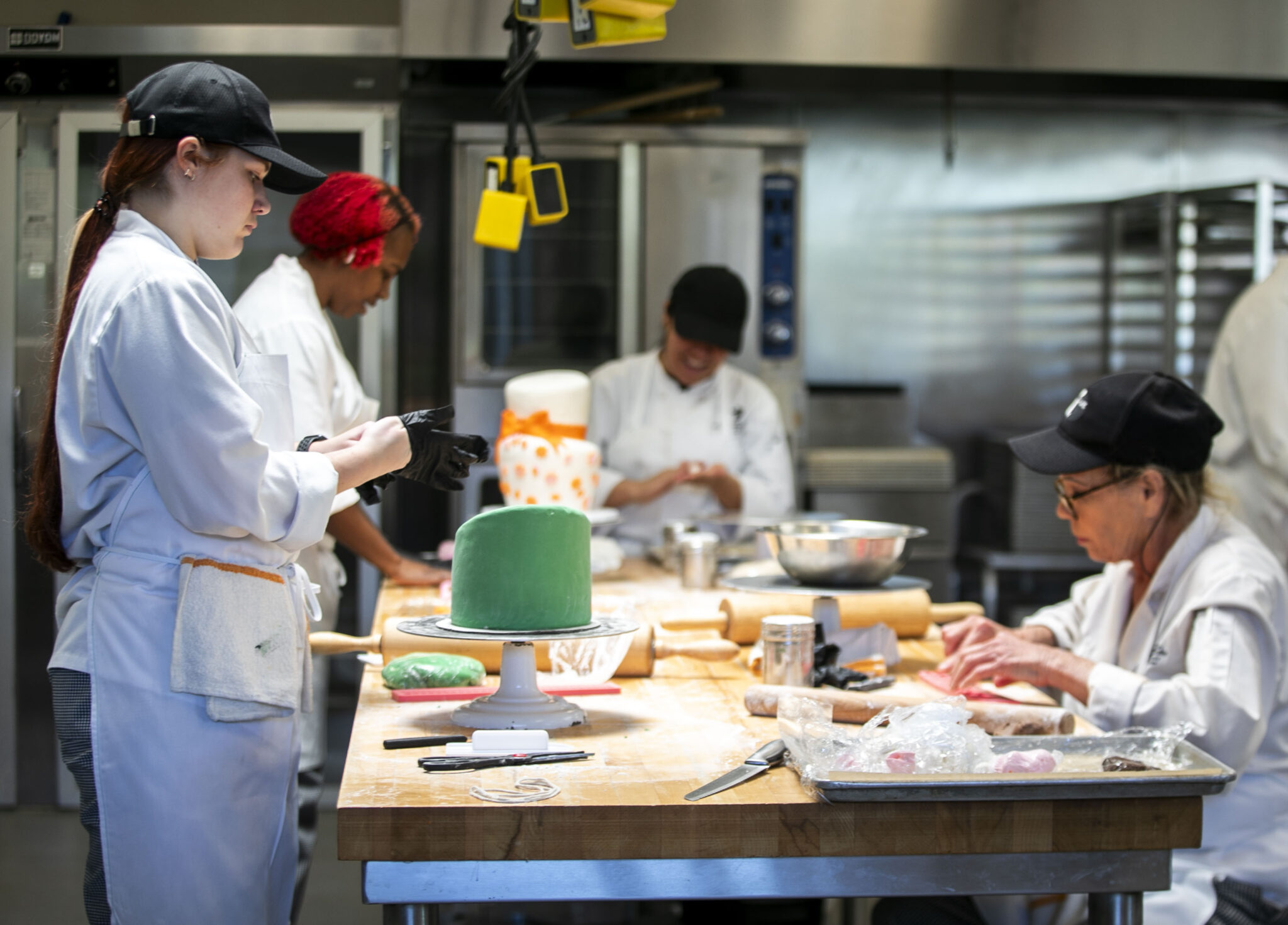 Celebrity cake chefs teach COC’s first-ever advanced cake class