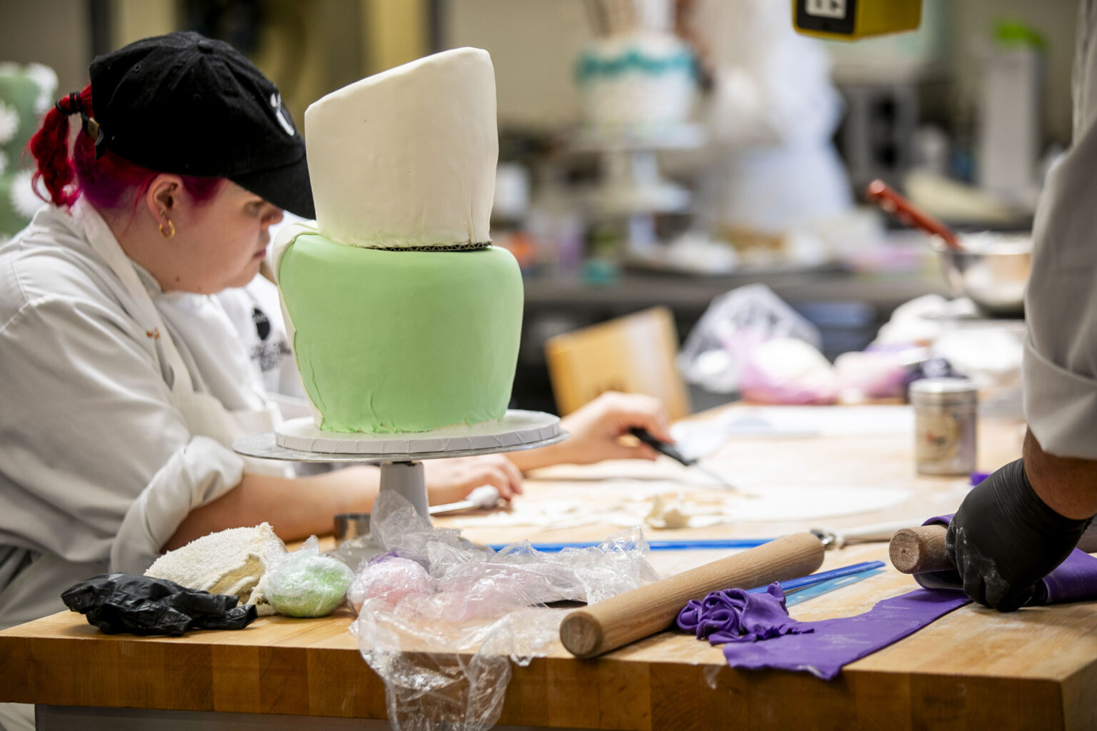 Celebrity cake chefs teach COC’s first-ever advanced cake class