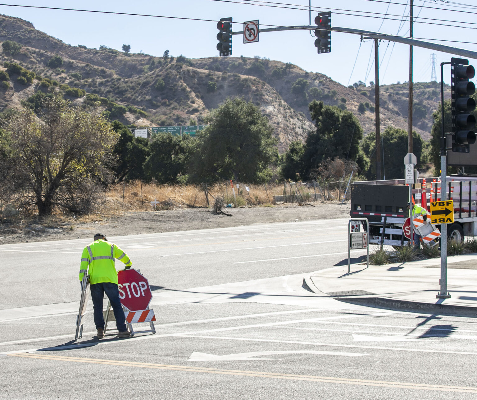 Winds pummel SCV during Red Flag Warning