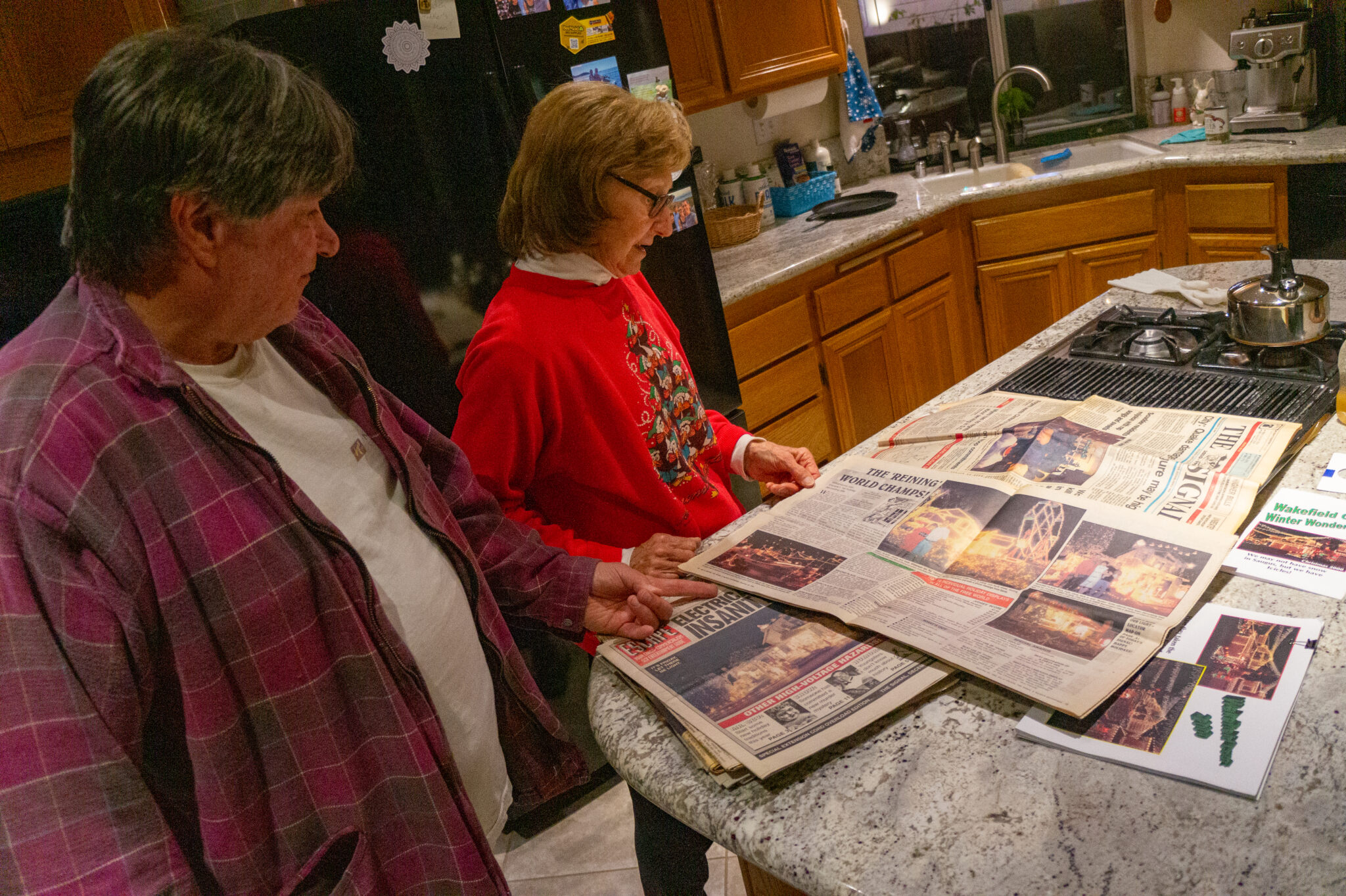 Spreading holiday cheer through SCV