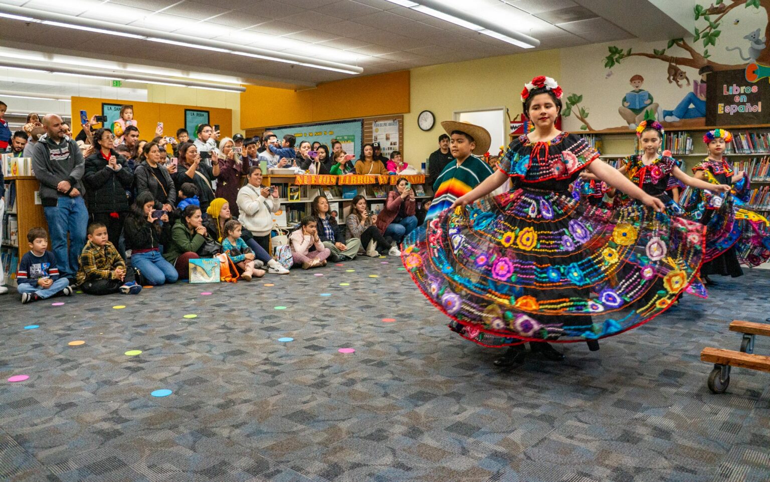 Canyon Country library celebrates Dia de los Ninos/Libros