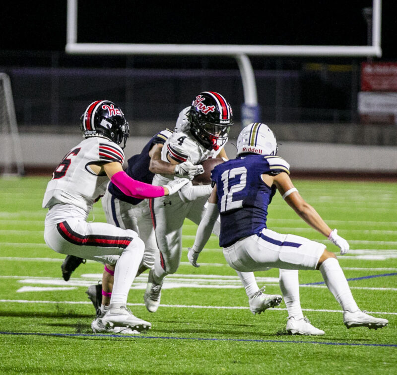 Hart football handles West Ranch for third league win
