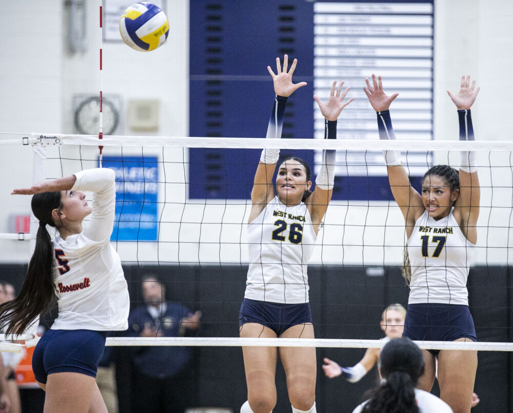 West Ranch girls’ volleyball sweeps their way to CIF Quarterfinals