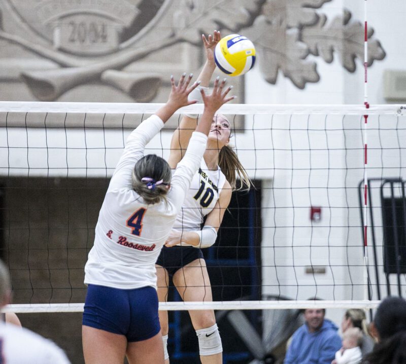 West Ranch girls’ volleyball sweeps their way to CIF Quarterfinals