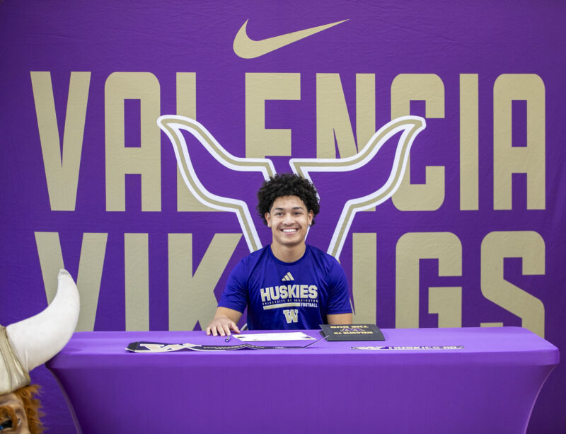 Valencia's Brian Bonner officially signs with University of Washington