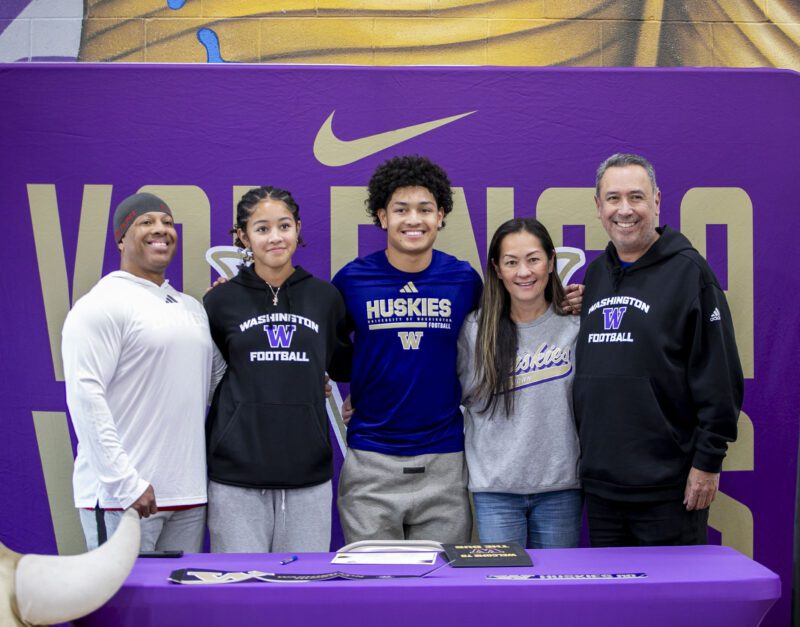 Valencia's Brian Bonner officially signs with University of Washington